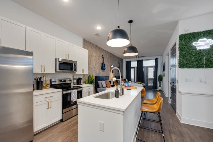 Music City Chic Oasis - Nashville, TN