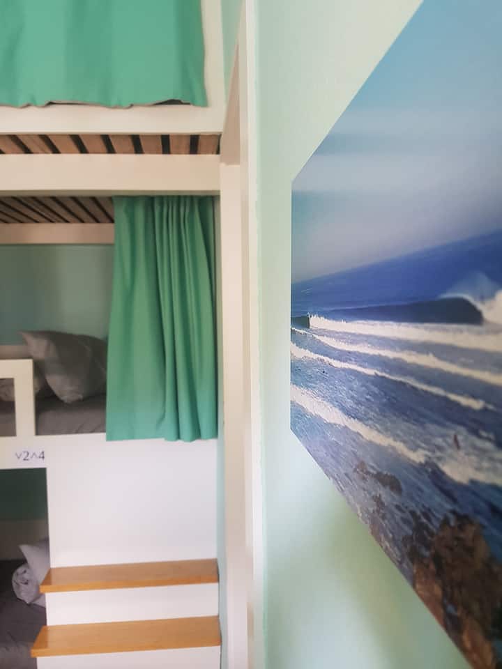 Conde Surf Camp - Capsule Beds Female Dorm - Vila do Conde