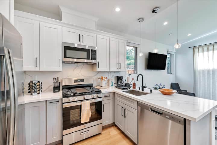 Contemporary & Cozy 2b2b Unit - Mountain View, CA