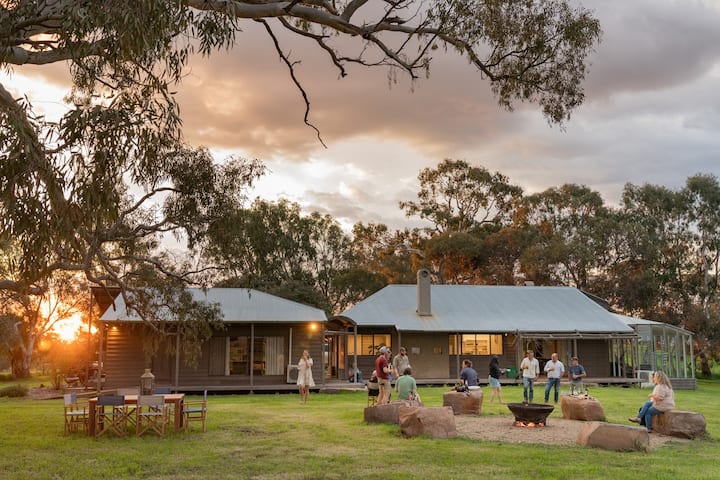 Linleigh Farmhouse With Mountain Views - Mansfield