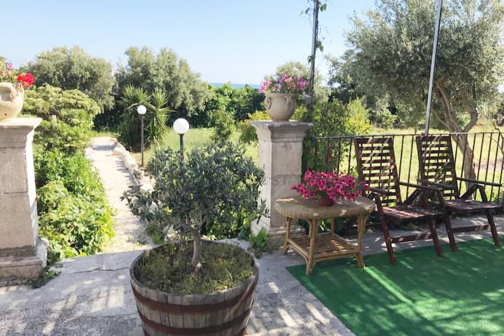 Old And Quite Holiday Home  Pozzallo 12beds!! - Pozzallo