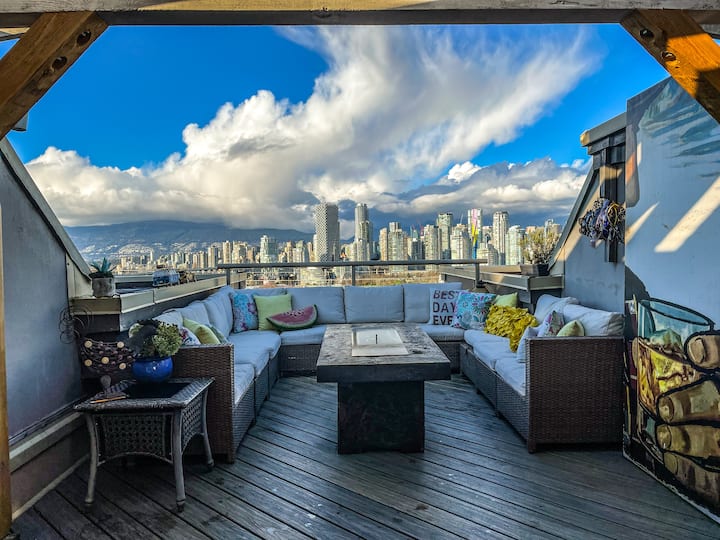 Luxury With A View - Rooftop Patio - Min 1 Month - North Vancouver