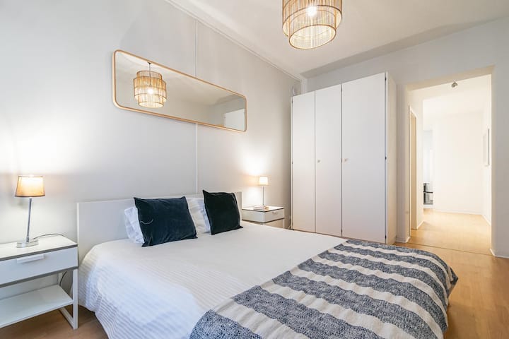 Station-side Serenity: 30m2 Studio Lausanne Heart - Lausanne