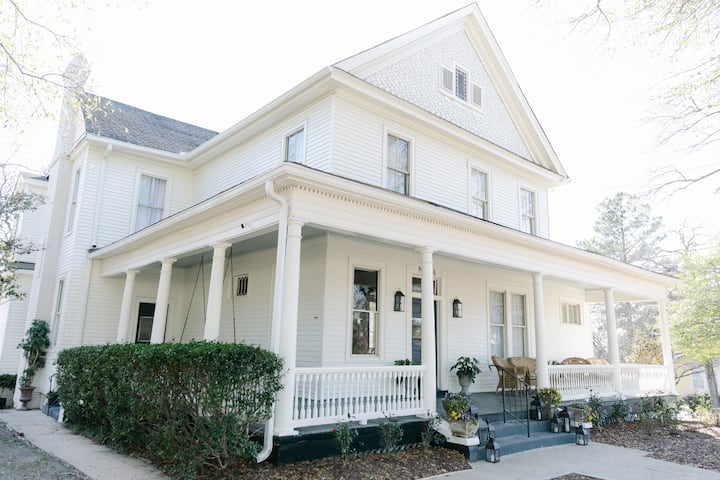 Beautiful Restored 1904 Southern Victorian - North Augusta, SC