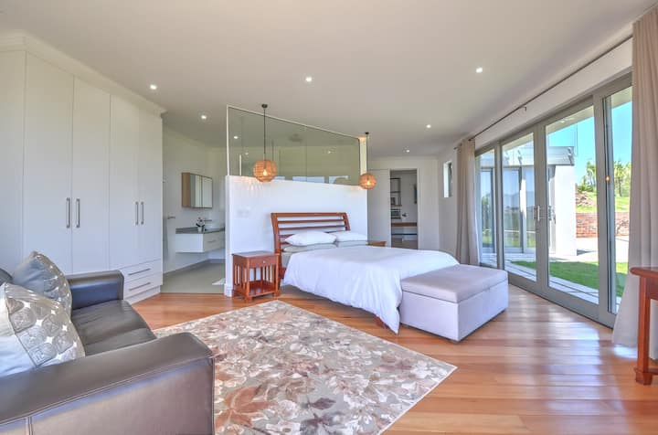 Luxury Golf Estate Getaway - George