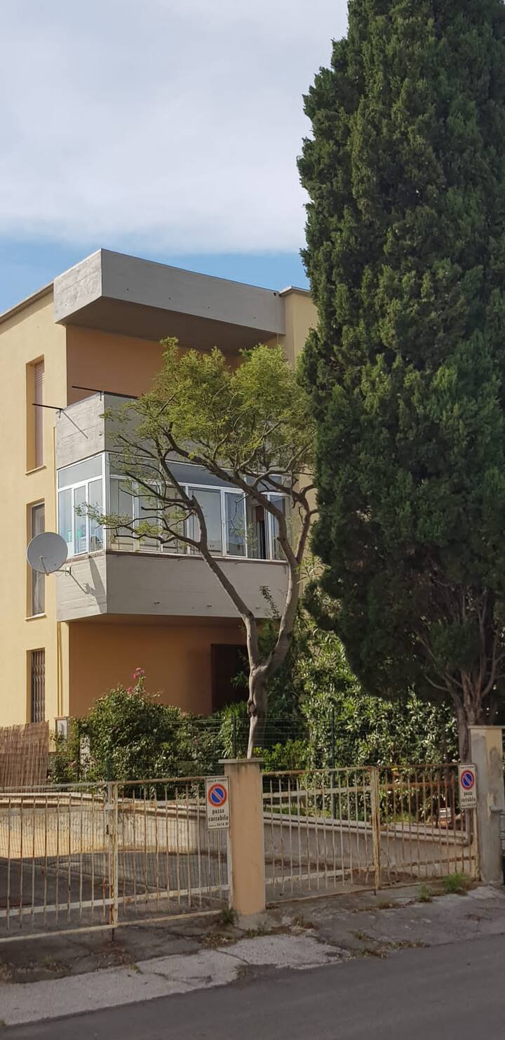 Solo 150 Metri A Piedi Dal Mare. - Follonica