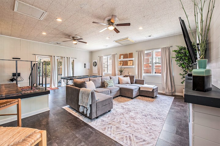 Waylyn Chic~very Convenient Location, Pool Table! - Charleston, SC