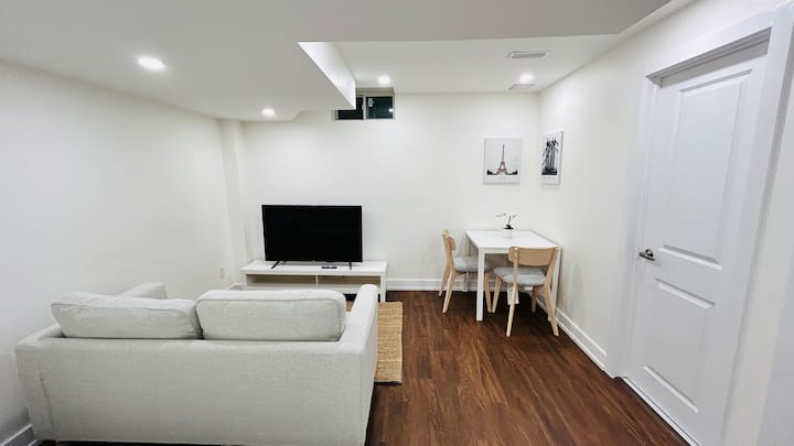 Vaughan Apartment  1bed 1bath - Vaughan