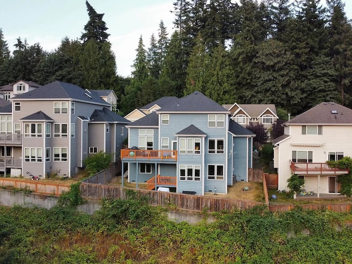 Family Suite W/crib & Carseat - Lynnwood, WA