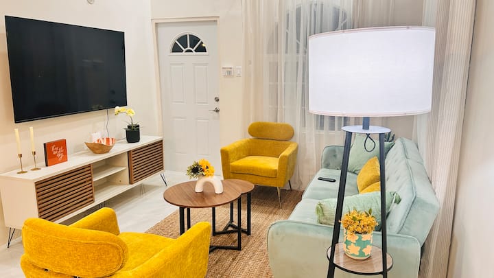 Mid-century Modern Charm - Jamaica