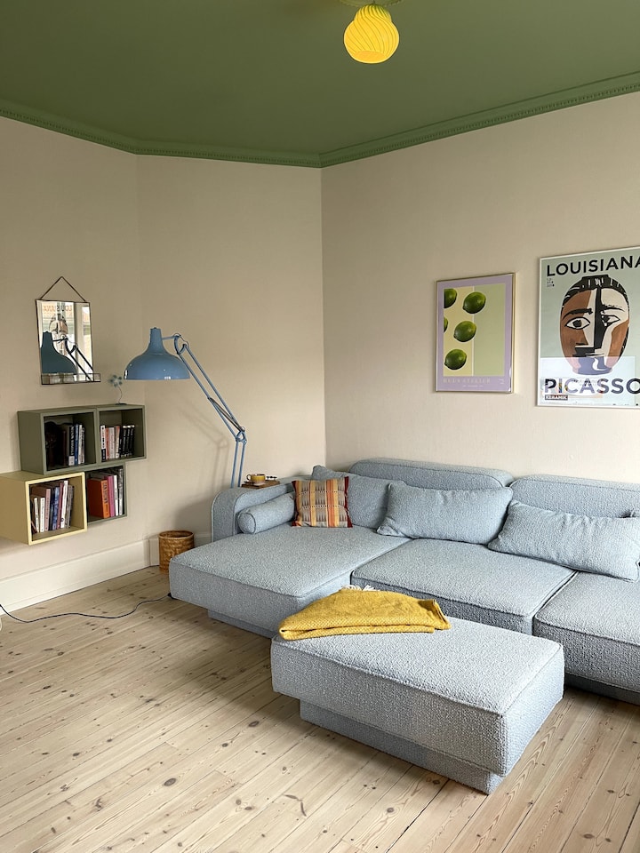 Rummeligt Og Farverigt Hjem - Copenhagen