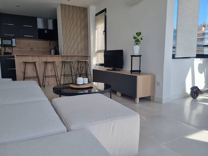 Sea Breeze And Sky View - Benidorm