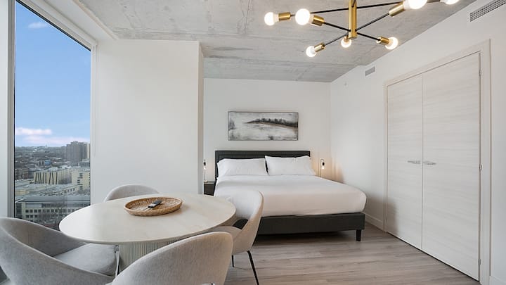Studio In Heart Of Mtl 1704: Metro/gym/pool Access - Montréal, QC