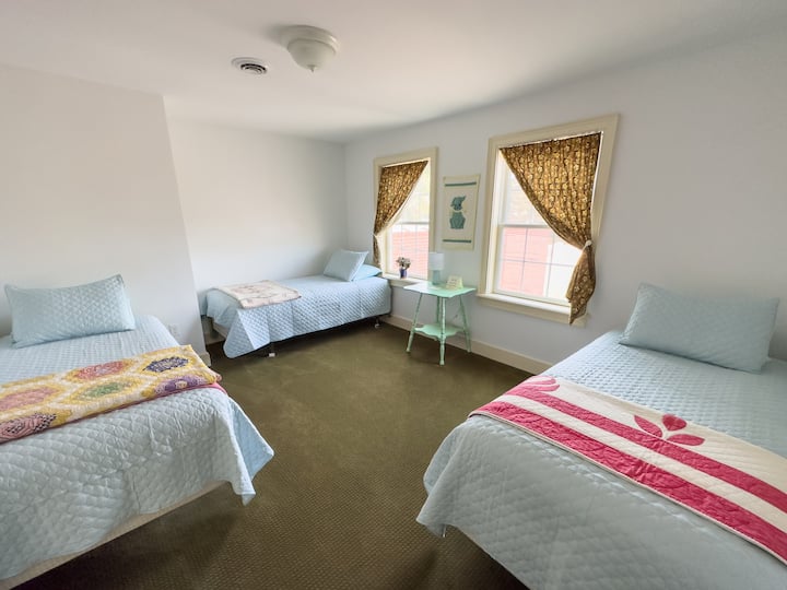 Pearl Room - Twila's - Bedford, PA