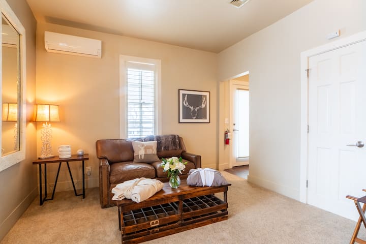 Lightner Creek Room - Durango, CO