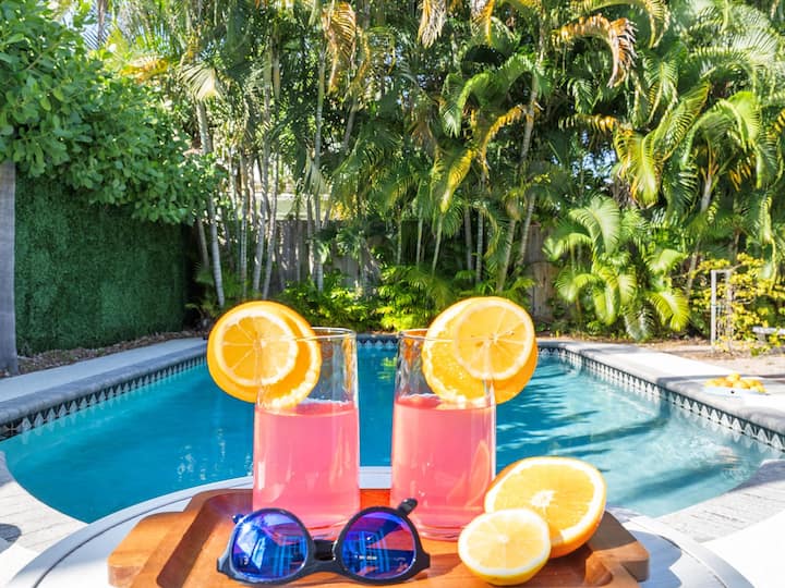 Pool Beautiful Tropical Garden Villa - Fort Lauderdale, FL
