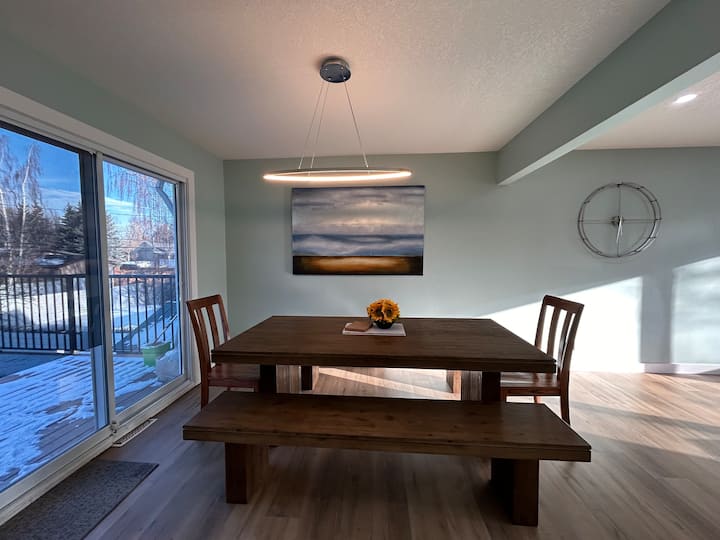 Stampede City Serenity 7br/5bth - Calgary