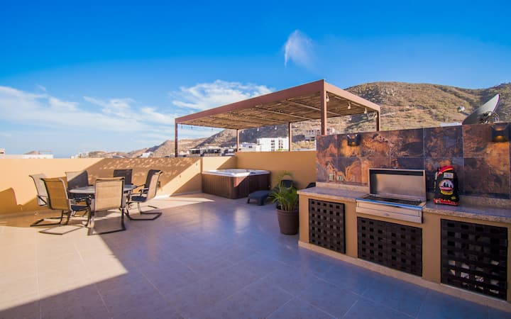 Ph 2br/2bth W. Jacuzzi - Excellent Location - Cabo San Lucas