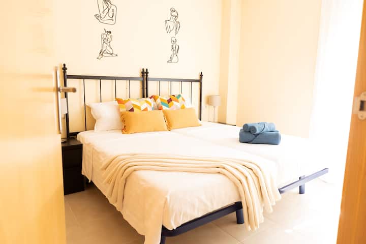 Old Town, Aircon, Elevator, Beach At 5min - Alicante