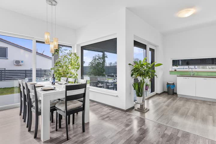 Garden & Pool Serenity - 3 Bedroom Villa - Pješčana Uvala