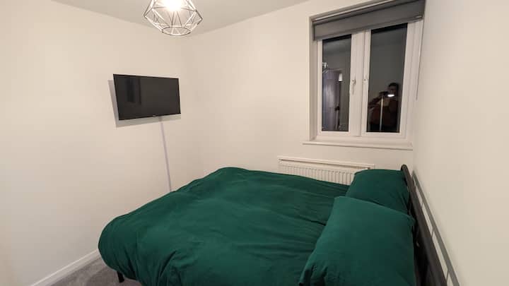 Modern Cosy Double - Brentwood