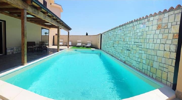 Stanza Luminosa In Villa A Porto Empedocle - Porto Empedocle