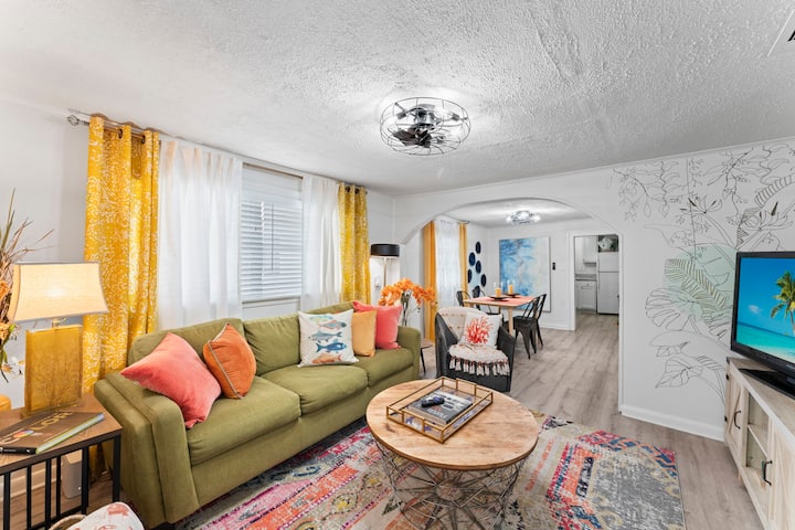Fun Jax Bch Home 3/2 
& Pets - Easy Beach Access - Jacksonville Beach, FL