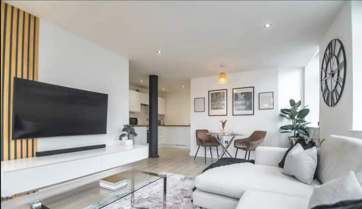 Bradford: Conditioning House - Suite 1 - Saltaire, Shipley