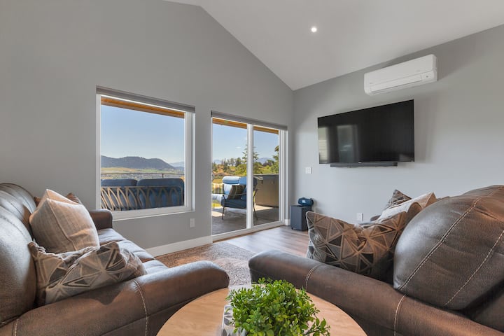 Bella Vista Villa • Hot Tub & Valley Views - Vernon