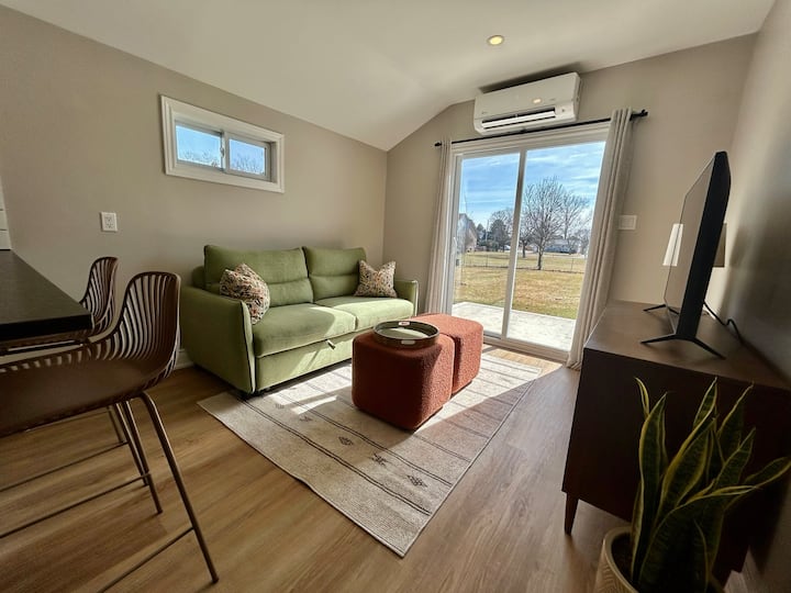 Bo's Guest House Getaway - Western University