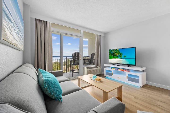 Modern Oceanfront, Balcony Pool Hot Tub Lazy River - Myrtle Beach