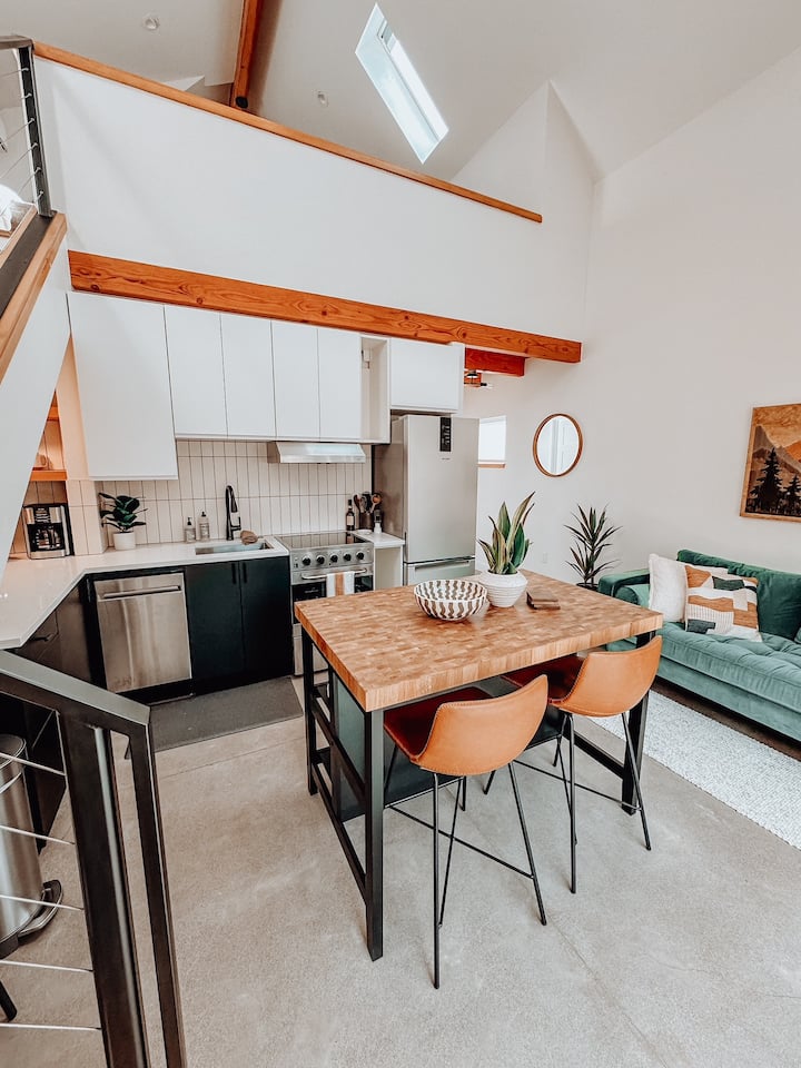 Cascade Casita Bend: New Modern 2 Bedroom/westside - Bend, OR