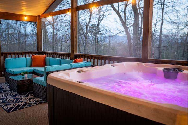 Views, Hot Tub, Porch Cinema+smores: Sootheescapes - Virginia
