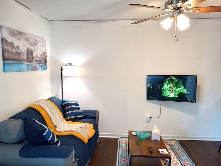 Stylish Space Ideal For Long-term Near Downtown - Toronto