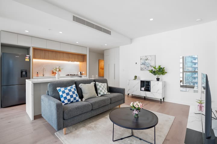West Side Place 2b2b Family Home W/pool+sauna+gym - Melbourne