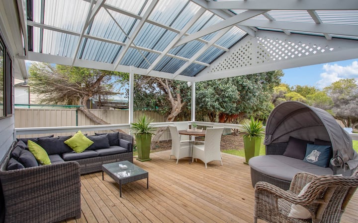 Chiton Beach Retreat—hamptons Elegance By The Sea - Port Elliot