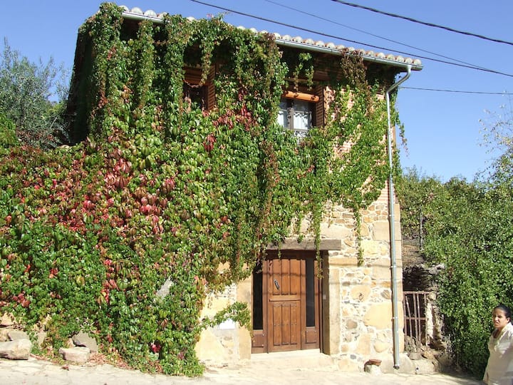 Aguamanil - La Bastida