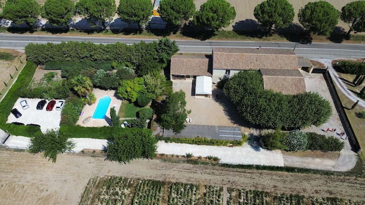 Gites Pour  18 à 26 Personnes - Bollène