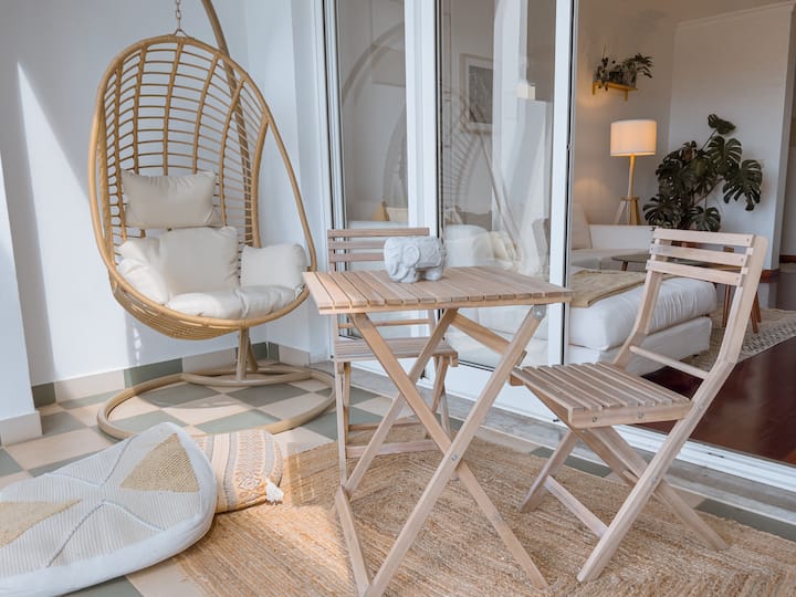 Paint Your Stay – Monstera Apt Near Praia Formosa - Madeira