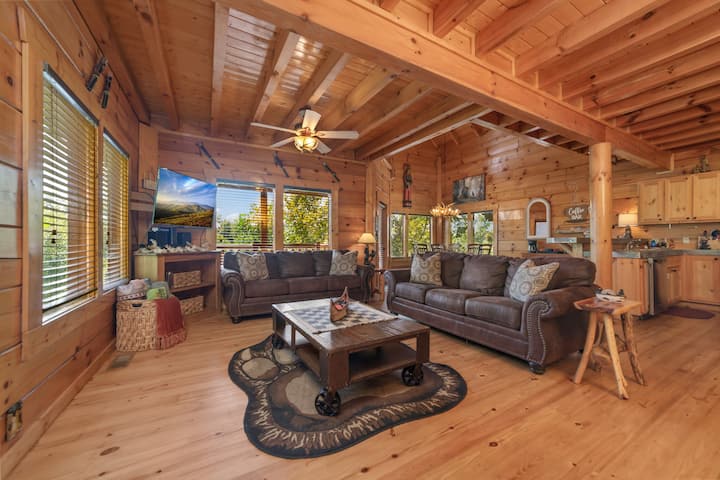Lakiara 3 Bedroom 3 Bath Cabin - Sevierville, TN