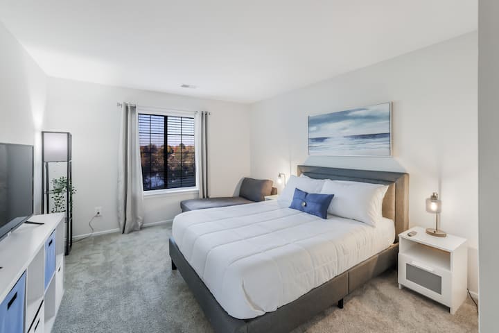 Lake Access Home In Northville - Livonia, MI