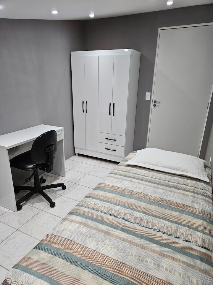 Quarto Solteiro I - Zona Norte - Sorocaba