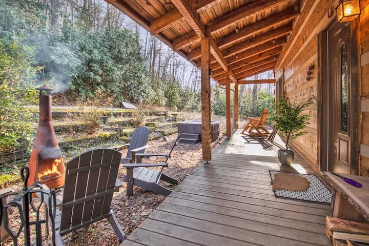 Romantic Cabin-10 Acres Hottub - Hot Springs, NC