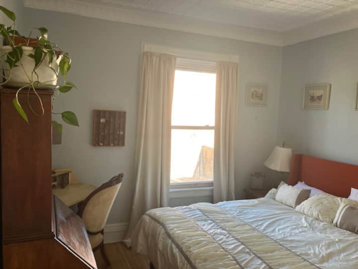 Sunny, Cozy Room In Central Brooklyn - Queens, NY