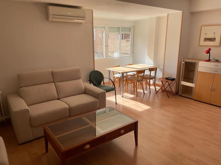 Piscina, Muy Céntrico, Alquiler Mensual, 3 Pax - Madrid