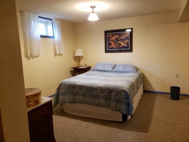 Spacious South Hill Room - Ithaca, NY