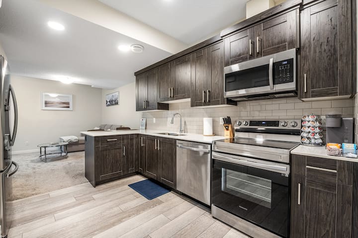 Fully Furnished Cozy 2br Suite - Calgary