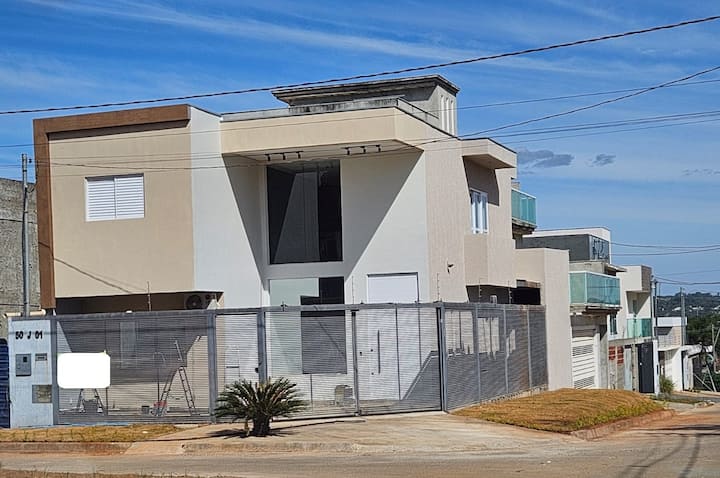 Casa Com Localização Privilegiada Em Brasília Df - Brasilia
