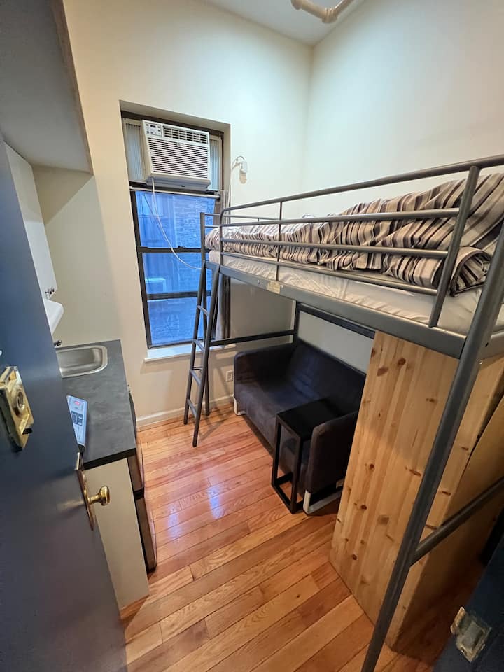Tiny Shared Bath Private Studio Times Square #502 - State of New York