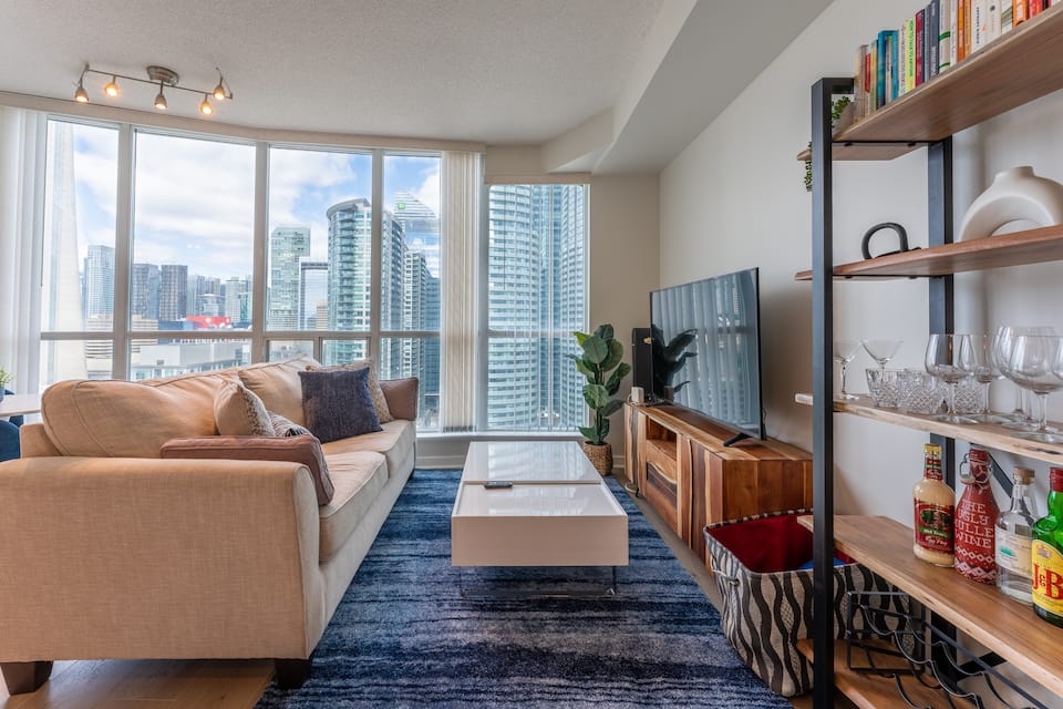 Downtown Toronto Apartment Vacation Rentals - Old Toronto, Toronto ...